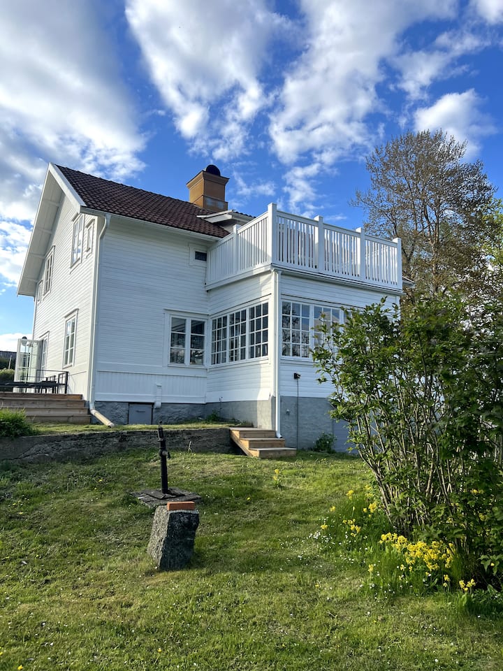 Sekelskiftesvilla Med Glasveranda - Katrineholm