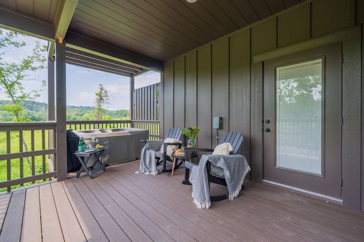 Near To Dollywood | Hot Tub | Pets Ok | Sleeps 12 - Sevierville, TN