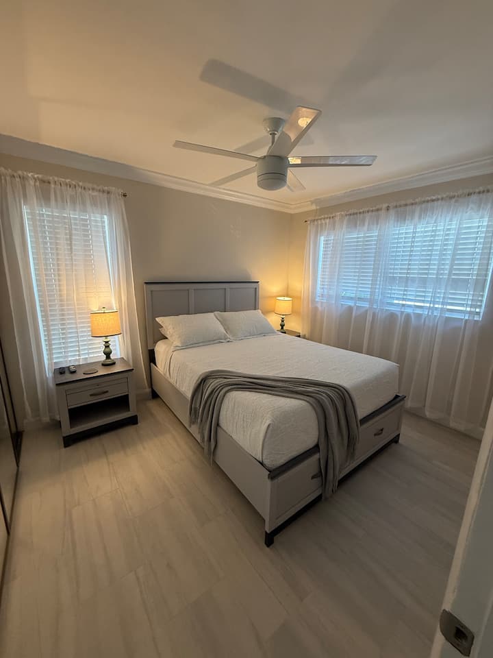 Miami Beach Luxury Condo - 