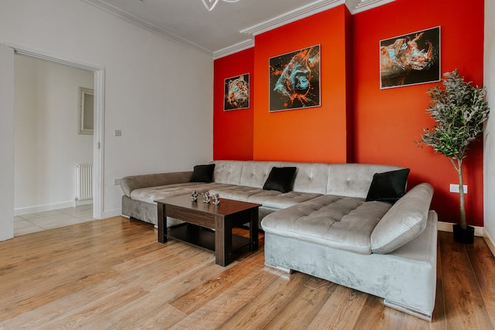 Open Mind Property - 4 Bedroom House With Hot Tub - Weston Super Mare Beach