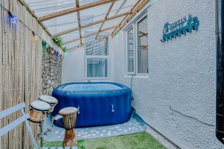 Open Mind Property - 4 Bedroom House With Hot Tub - Weston-super-Mare
