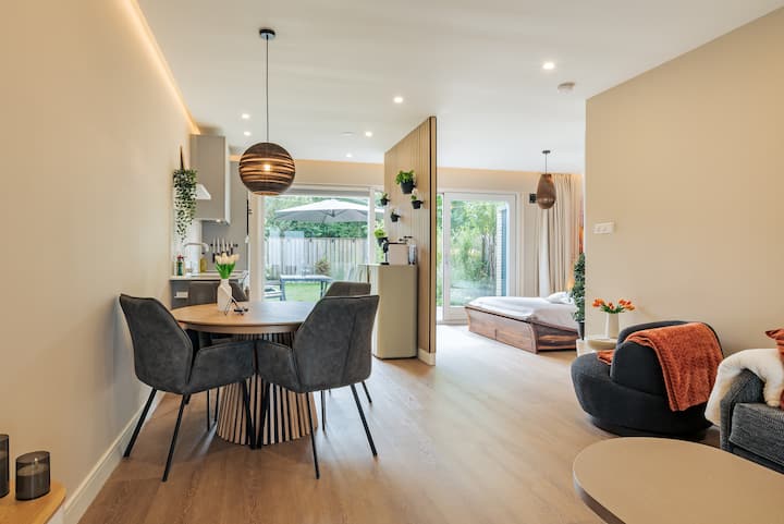 Luxury Japandi Garden Apartment - Bergen