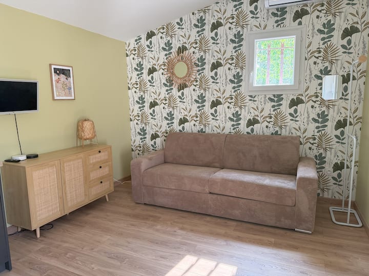 Charmant Studio Avec Terrasse Privative - Lourmarin