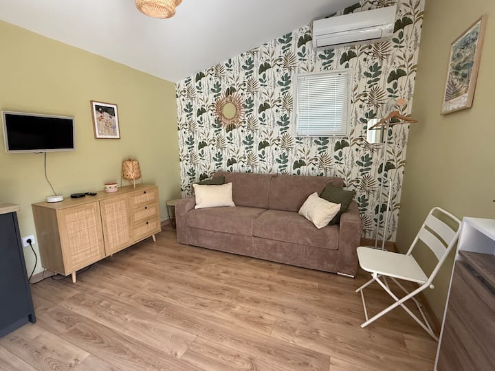 Charmant Studio Avec Terrasse Privative - Lourmarin