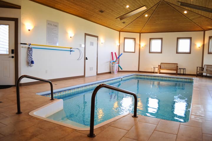New Glasgow Pool House - Prince Edward Island