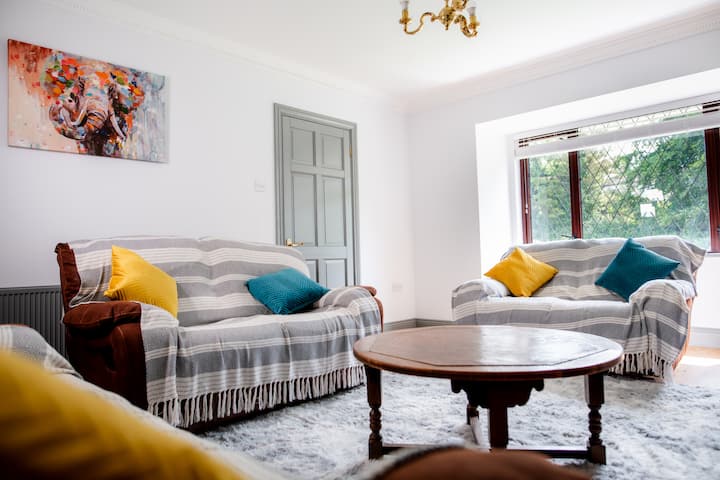 The Zen Den – Double Bed + Parking - Galway