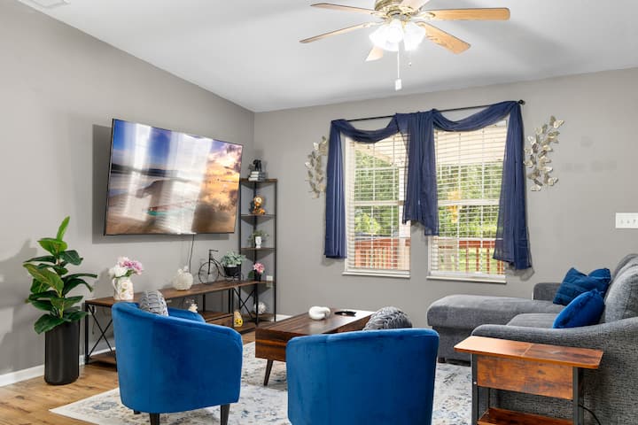 3 Bedroom, Private Home In Wesley Chapel! - Zephyrhills, FL