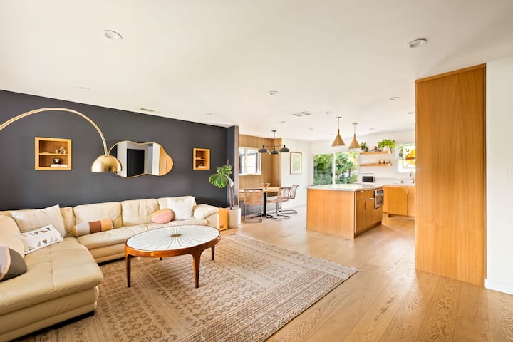 La Oasis + Private Yard 10 Min To Beach/lax/405 - Los Angeles, CA