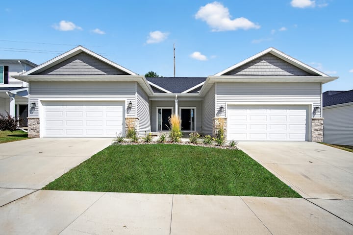 Beautiful 3br Home 
55 Keeneland Pleasant Hill, Ia - Altoona, IA