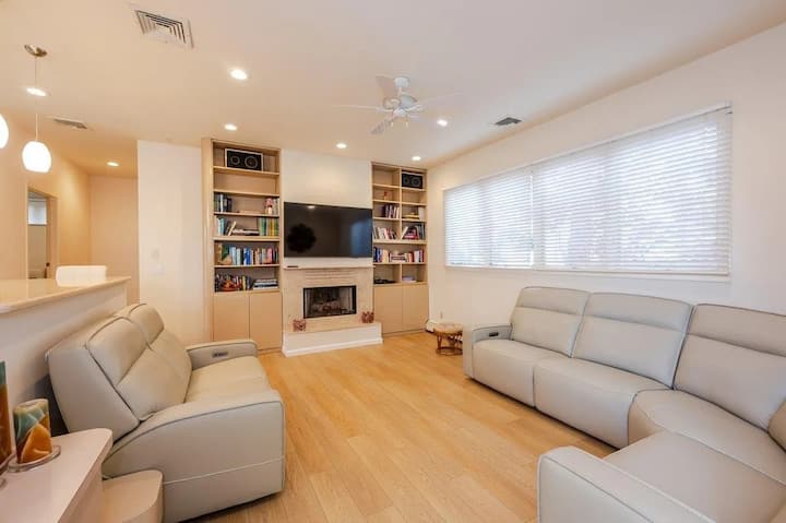 Spacious Family Beach House - Long Beach, NY