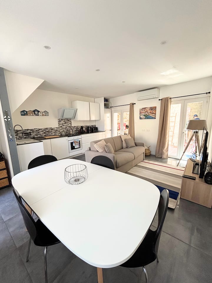 Maison - 5mn Plage - Clim - Charme Du Centre-ville - Frontignan