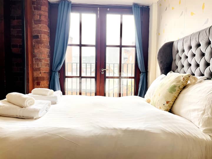 Mathew Street Penthouse Sleeps 4 - Guernsey