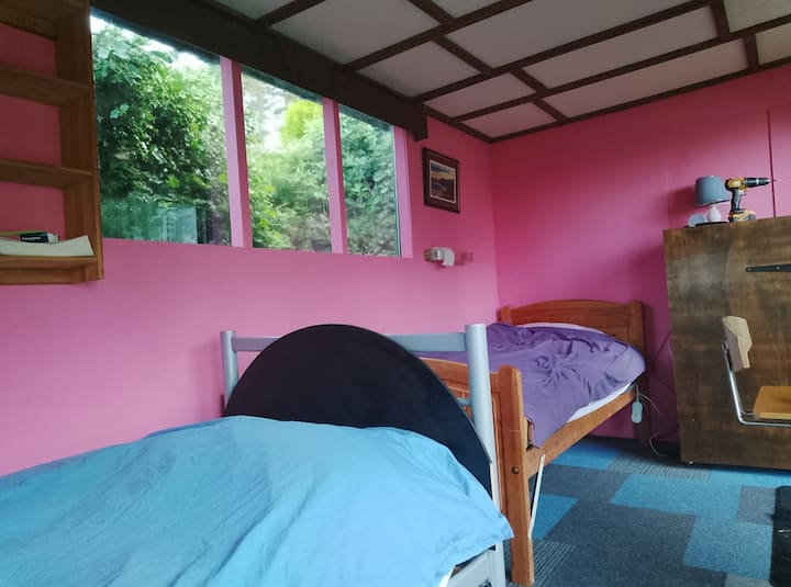 Not Quite Glamping In The Garden Room. Good 4 Pets - Isle of Man