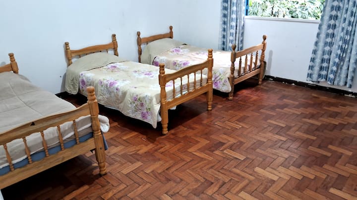 Quarto 3 Pessoas Suíte Piscina 10 Min Centro - Petrópolis