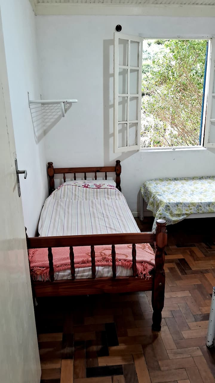 Quarto 3 Pessoas Café Da Manhã 8min Centro Petrópo - Petrópolis