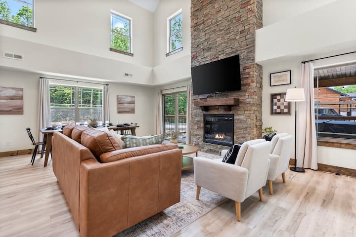 Timber Valley Cabin-3br-prvt Hot Tub- Near Branson - Branson, MO