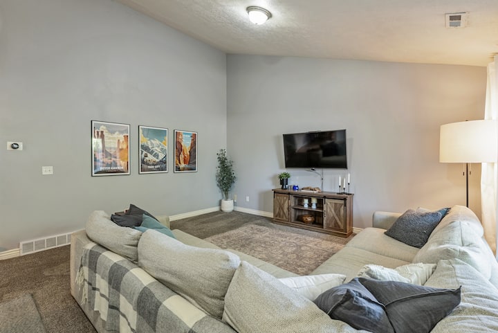 Cozy 4 Bed 3 Bath Provo Home - Provo, UT