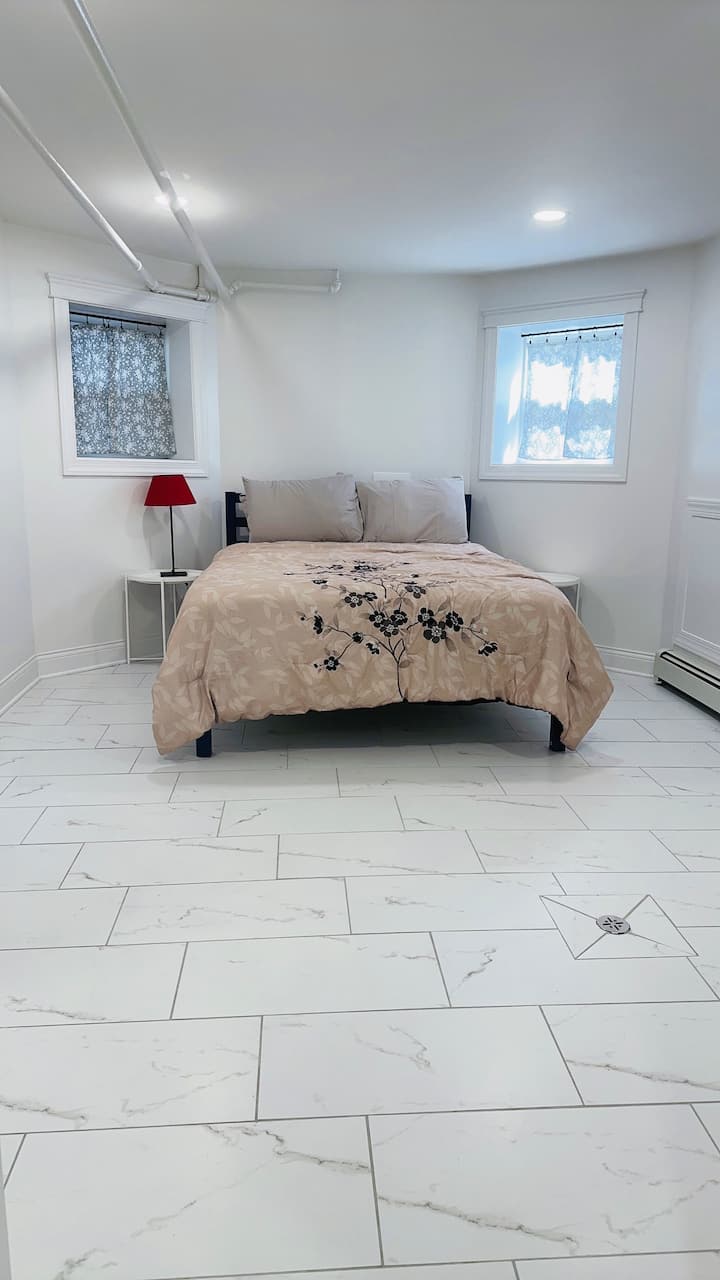 Northside 2 Br Apartment With Permit Parking - Lincoln Square - Chicago