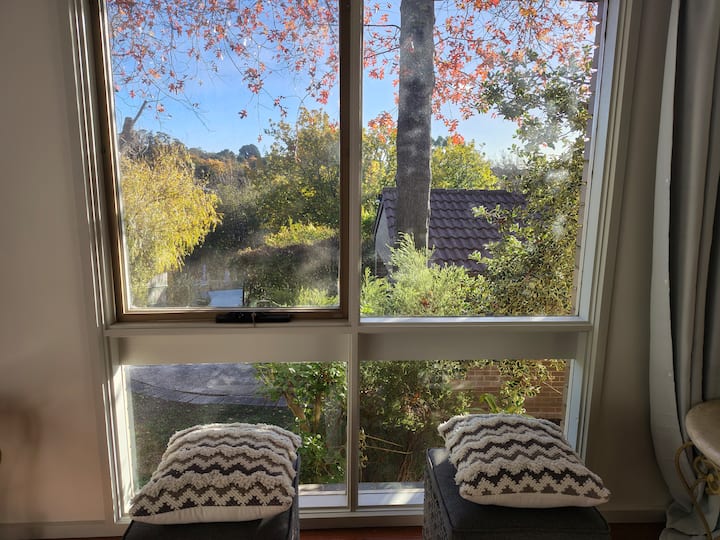 Pet Friendly - Walk To Everything - 4 Bed 2 Bath - Macedon