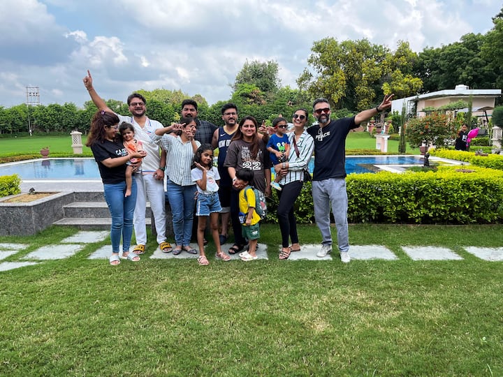 The Kesari Bagh 4bhk Farmstay With Pool Near Delhi - 매니저