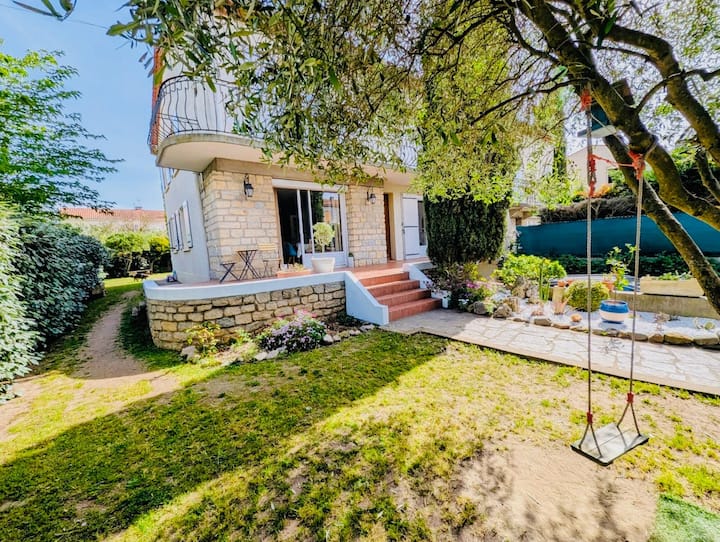 Villa Familiale • Vue Cité • Jardin & Parking - Département Aude