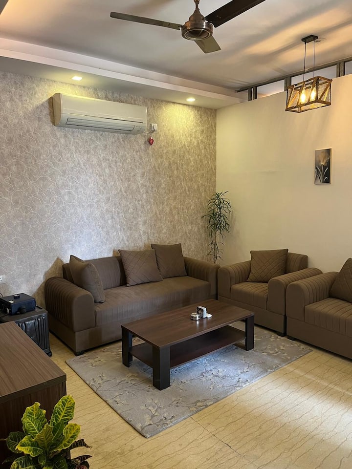 3bhk-by Stays@38 |Couples|friends|party|family| - Gurgaon