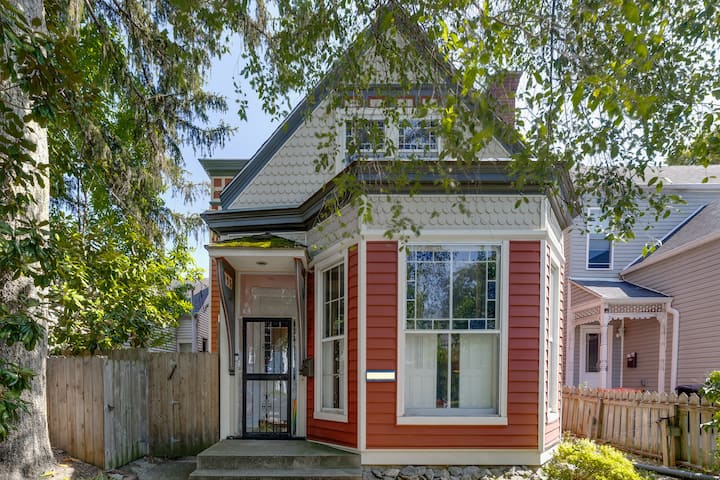 Highlands Bohemian Oasis - Louisville Zoo, Louisville