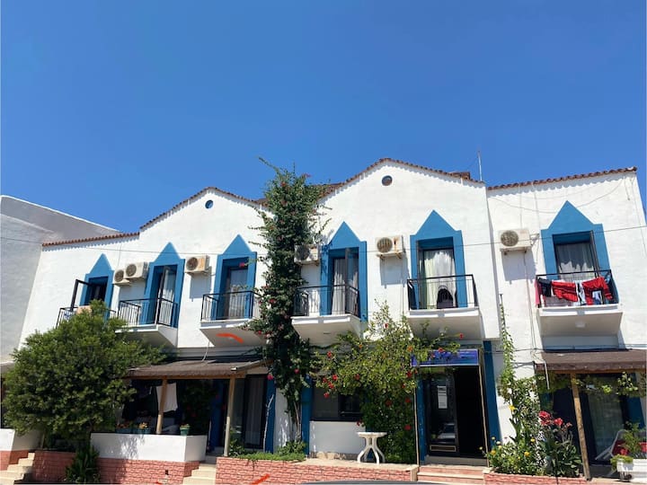 Tertemizmükemmelkonumdaaileoteli - Çeşme