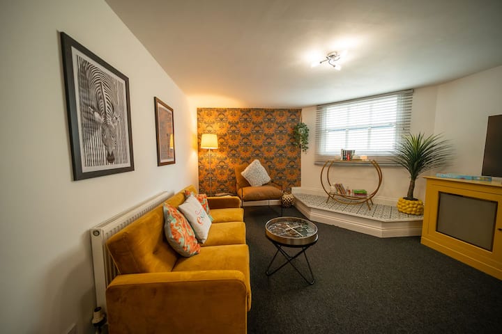 Cotswolds/ 2bed 1 Bath Historic Flat/ Very Central - Cirencester