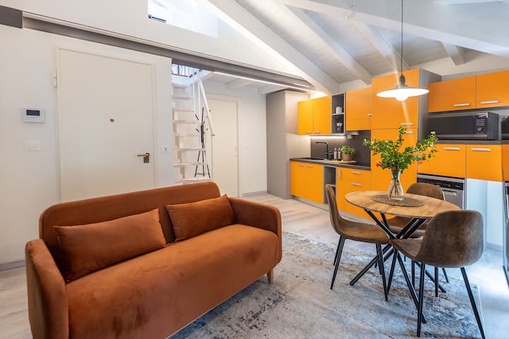 A Nest Among The Roof Of Parma Center - Parma