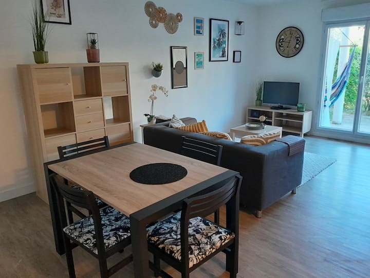 Appartement En Rez-de-chaussé Avec Stationnements - Gradignan