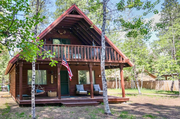 Nine Pines Outpost - Hot Tub And Game Room! - McCall, ID