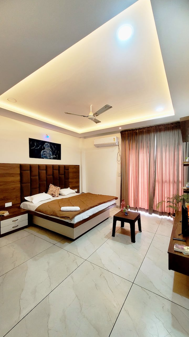 Luxe 6 Bhk Villaitheatre|jacuzzi - Indore