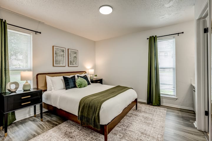 Chic Stay @ The Hub – Wifi+parking W/ Weekday Deal - Stillwater, OK