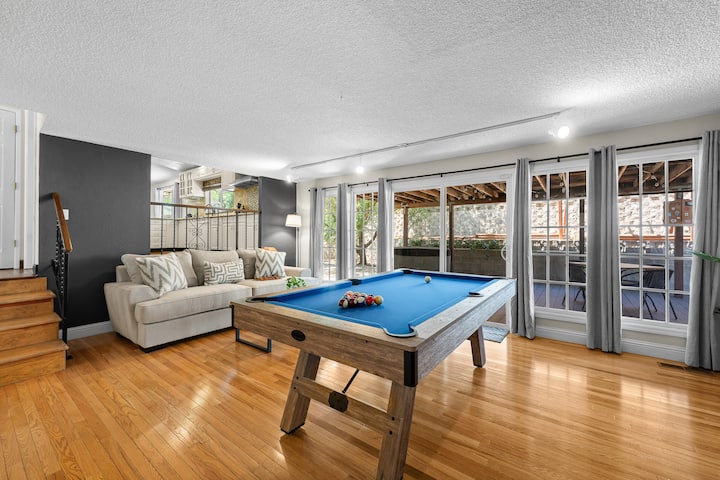 Desert Dreams Retreat Hot Tub Game Room Fire Pit - Sparks, NV