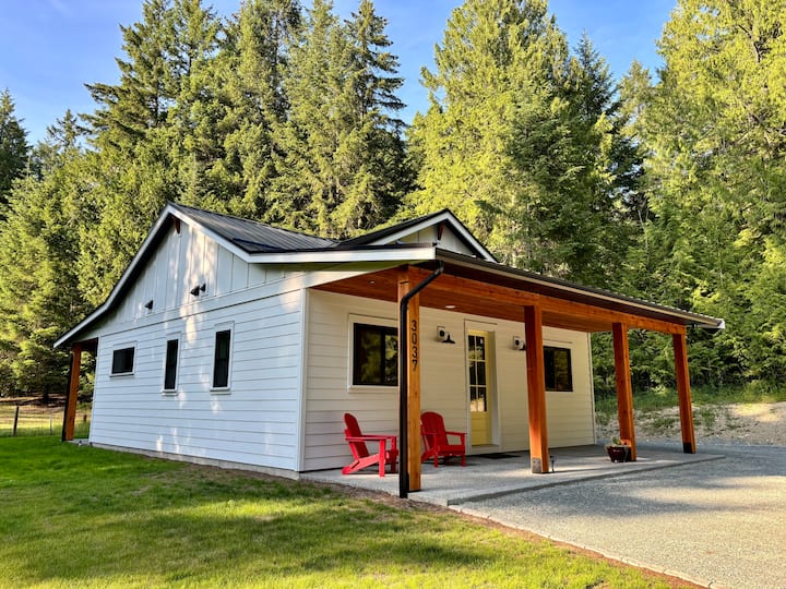 The Honeybee Cottage - Saanich Peninsula