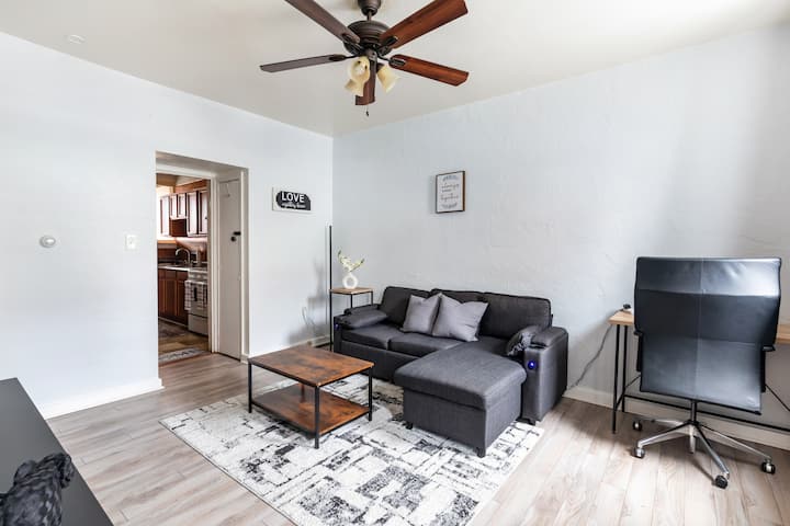 Quiet 1br | Patio, Bikes + Desk | Near Cafés - Forest Hills, PA