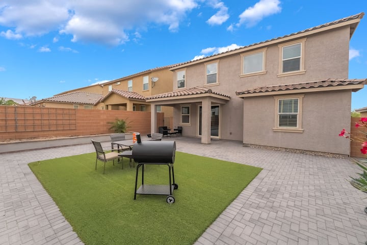 Vegas Game House 4br | Bbq • Near Strip • Patio - Las Vegas, NV
