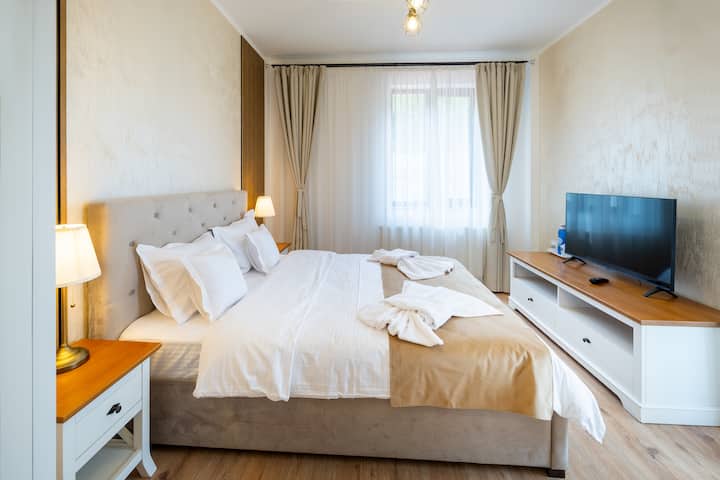Charming And Modern Double Room With Pool View 7 - Mioveni