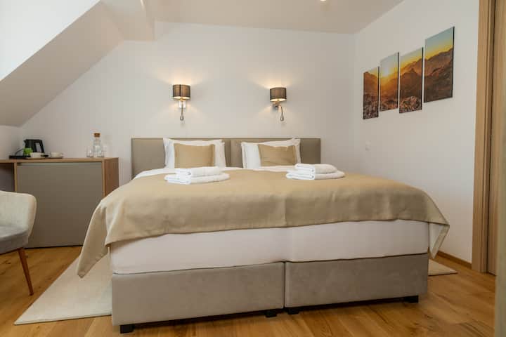 Double Room With Free Breakfast And Parking - Bled