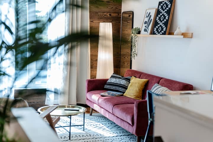 Cozy 4br Home • Nr Dt • Ac & Free Parking - Brossard