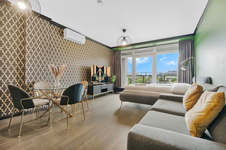 Lam Art Deco Castle View - Ac - Balcony - ブラチスラバ