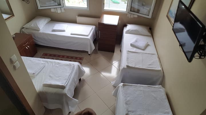 Bodrum Merkezde 4 Kişilik Oda - Bodrum