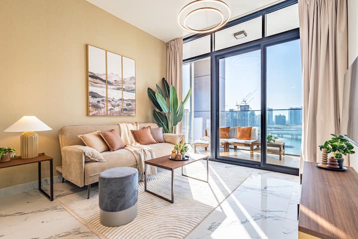 Stylish Home With Full Cleveland & Canal Views - Abu Dhabi