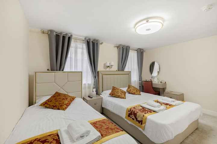 Deluxe Triple Room, City Centre 4* Boutique Hotel - Plymouth