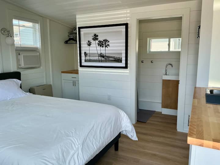 Modern-updated-chic Motel Room - Stonington, CT