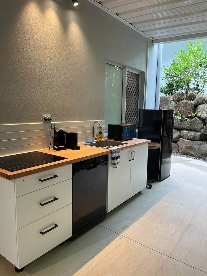 Studio Apartment With Terrace - Clifton Beach
