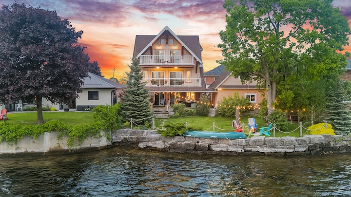 Bobcaygeon Waterfront Gem W/hot Tub & Bon Fire Pit - Bobcaygeon