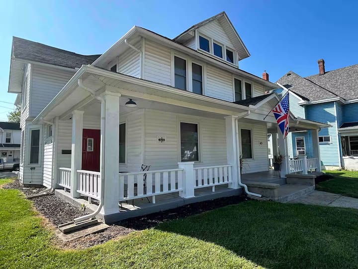 London Maisonette - Red Door - Choctaw Lake, OH