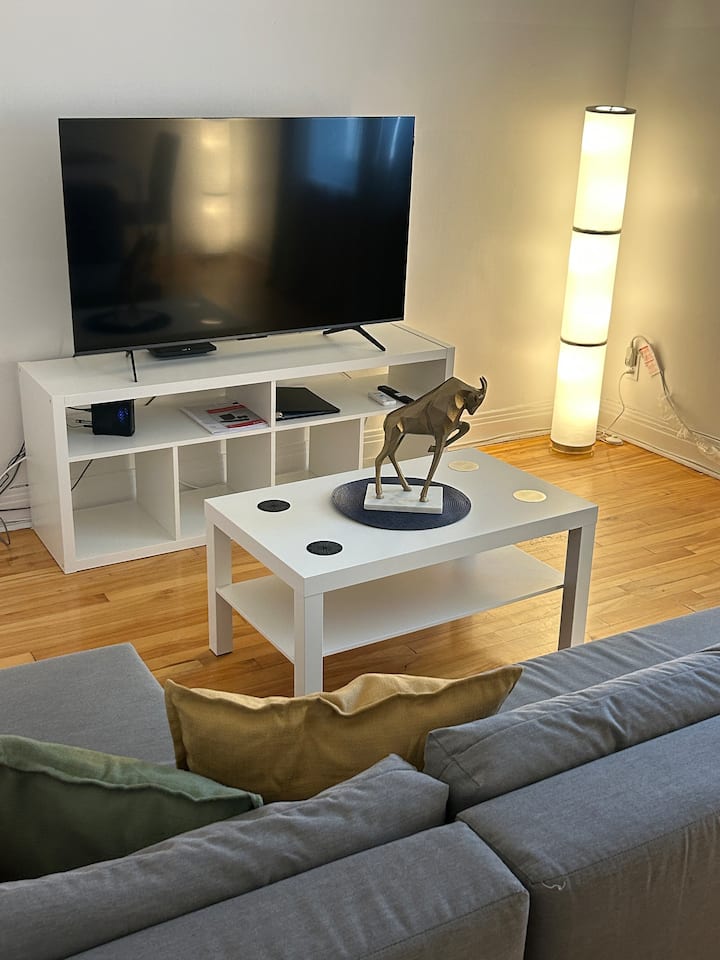 Apartment With A Bedroom - Montreal